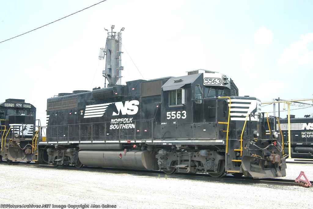NS GP-38M-2 5563